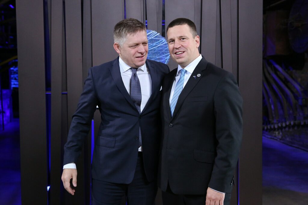 Slovakian PM Shot by Would be Assassin – 411 Breaking